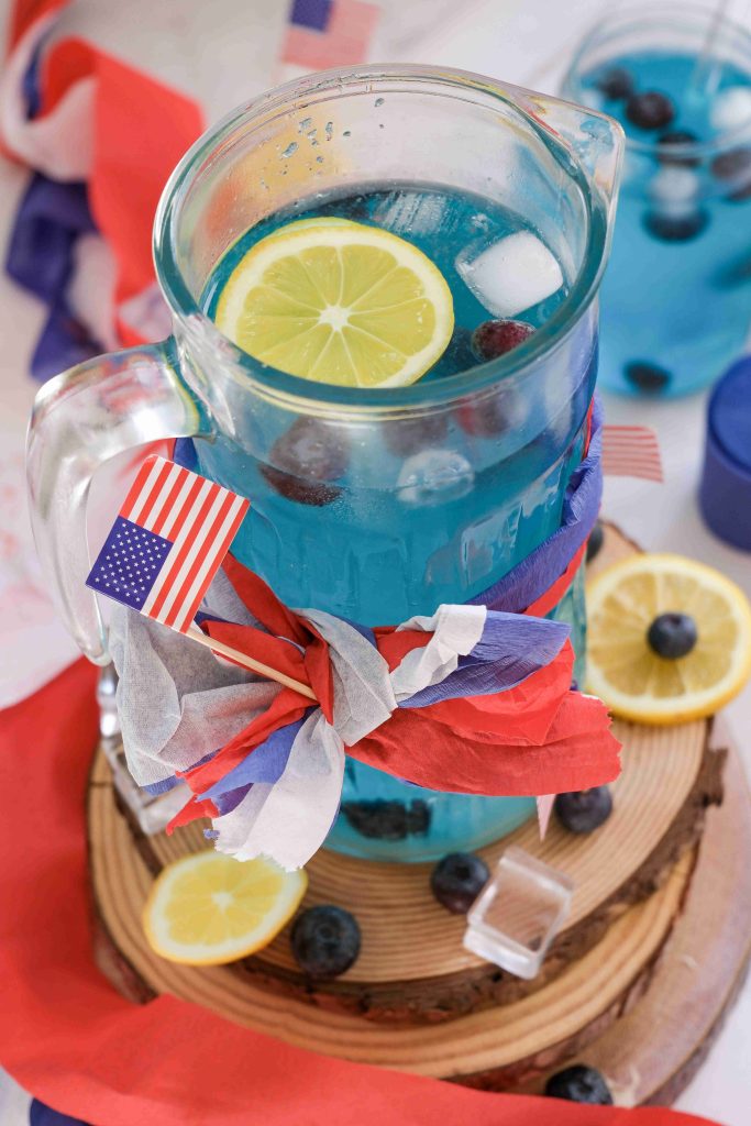 Sparkling Blue Lemonade Mocktail - Kid-Friendly Fourth of July Drink ...