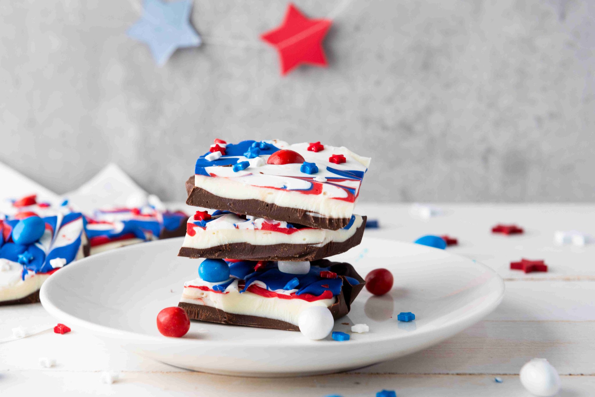 Easy homemade chocolate bark recipe - Chop and Cheers